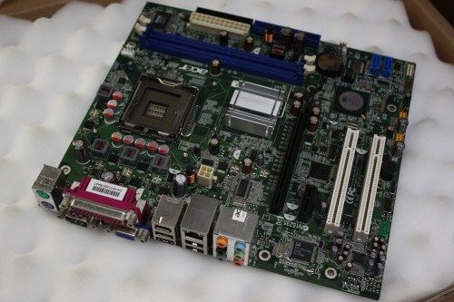 Acer 672M01-1.1-8EKSH Socket LGA775 Motherboard